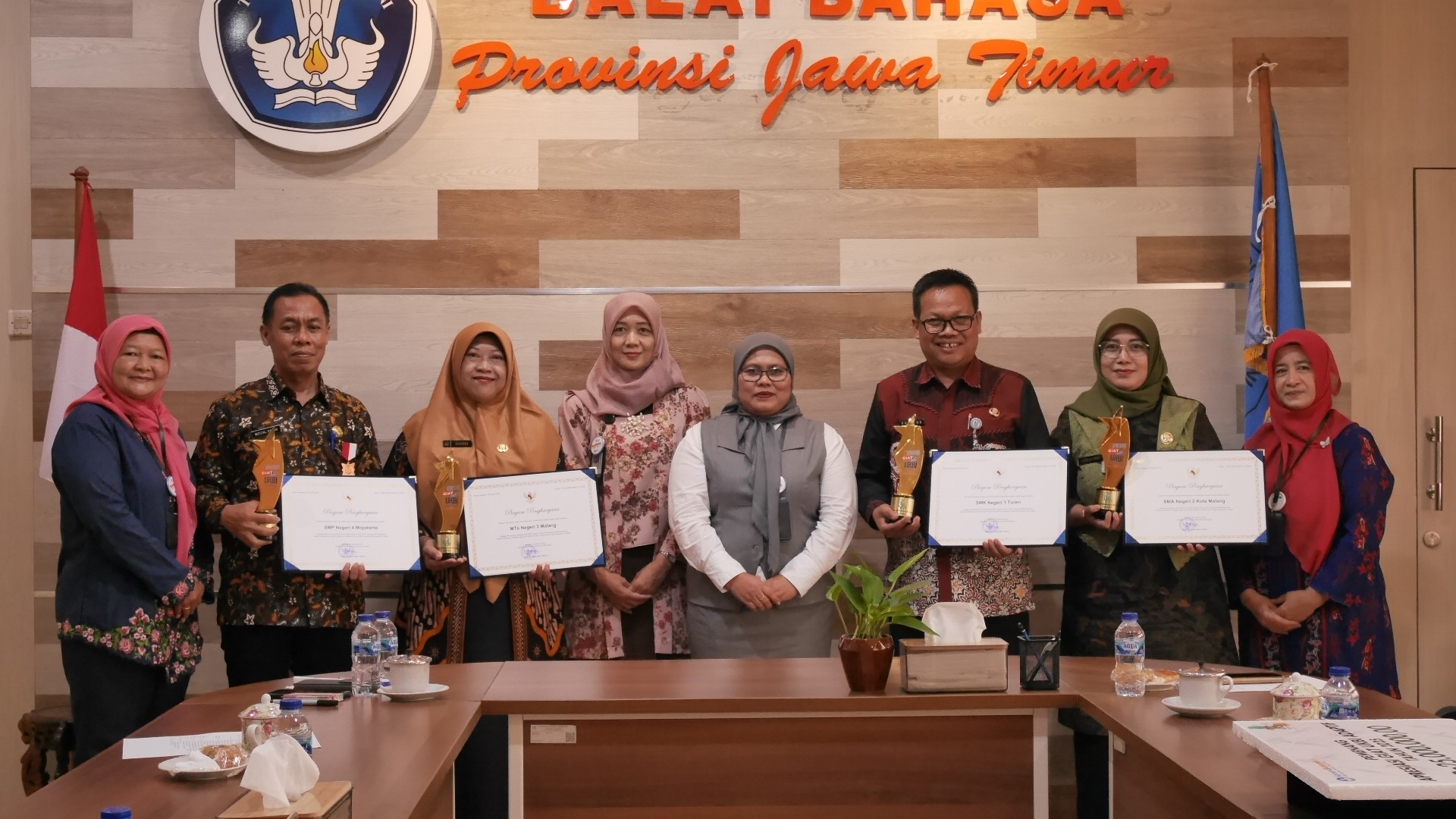 Komitmen Majukan Bahasa Indonesia, BBP Jatim Apresiasi Empat Sekolah ...